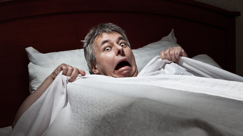 10 Shocking Things That Travelers Have Actually Found In Hotel Rooms ...